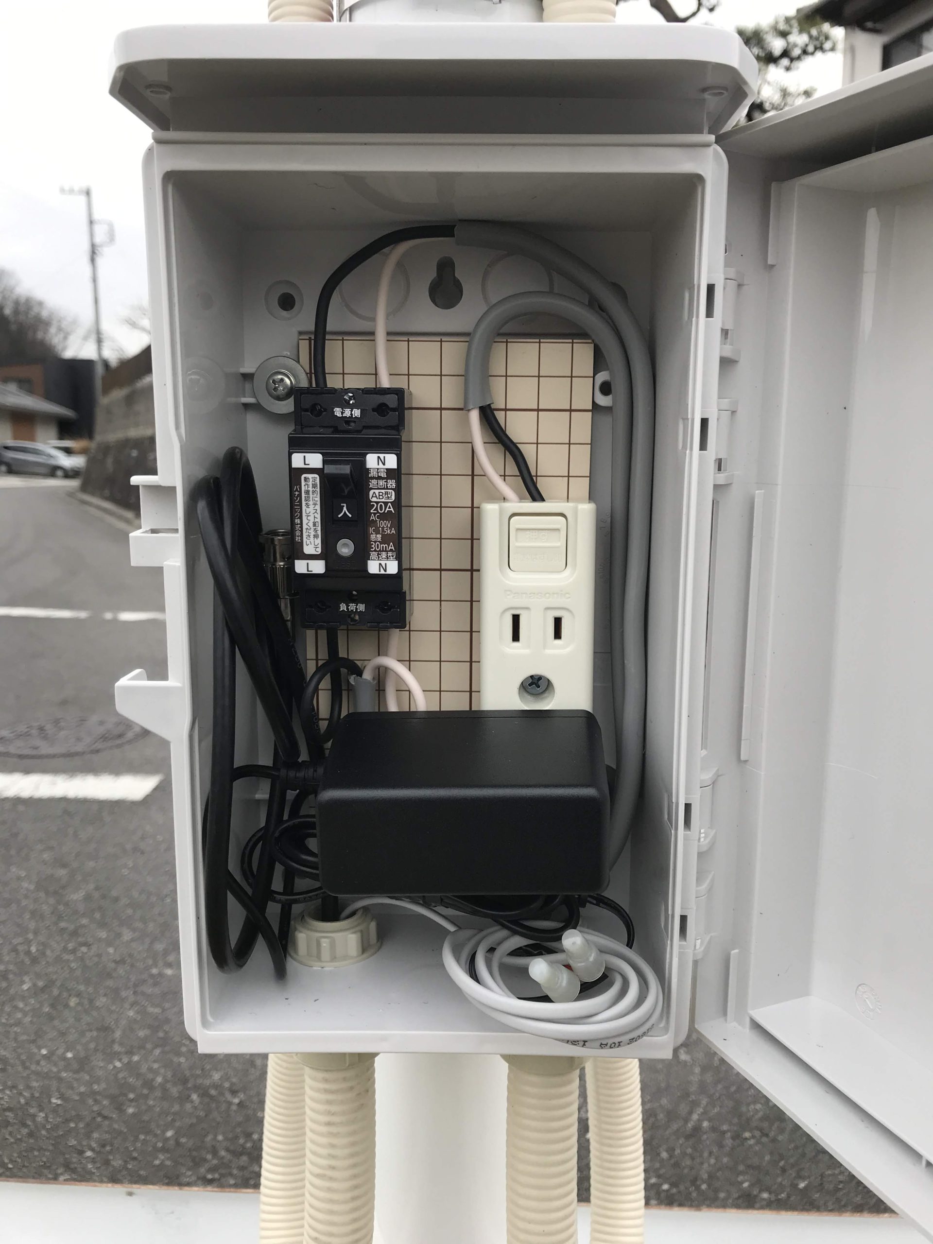 《職人さん必見》現場作業で使えるポータブル電源PB3000メガ – ポータブル電源・大容量バッテリー Volt Magic（ボルトマジック）公式